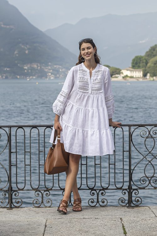 Hvit 100% lin kjole med broderier Angoor – Charly white